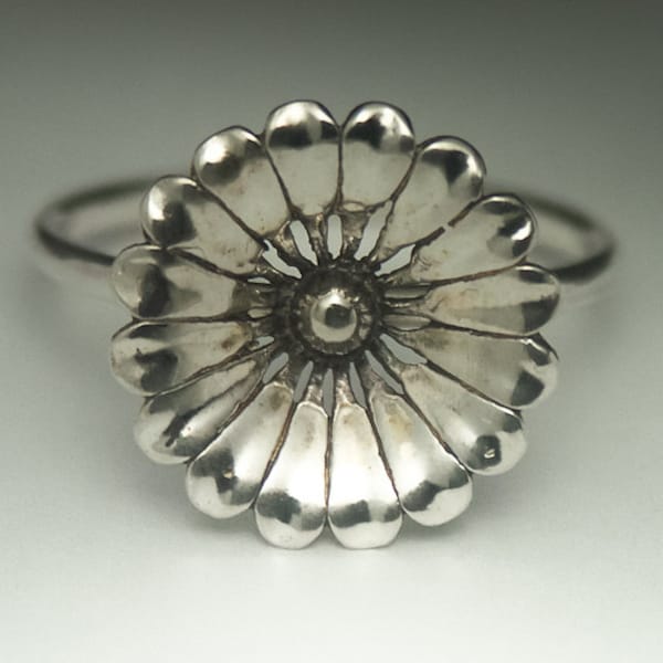 Silver Flower Ring - Etsy