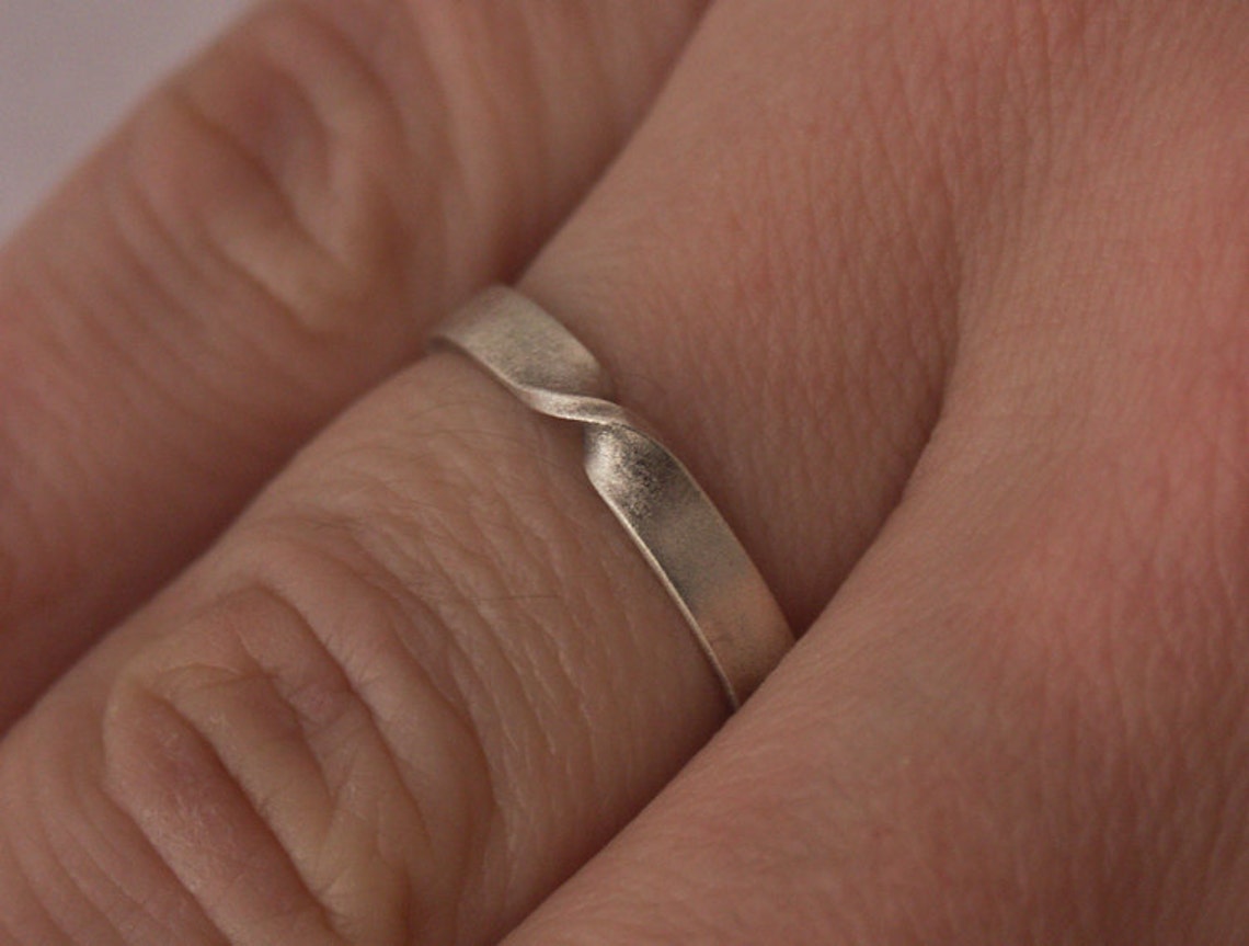 Mobius Ring Endless Twist Knot Sterling Silver Mobius Ring - Etsy