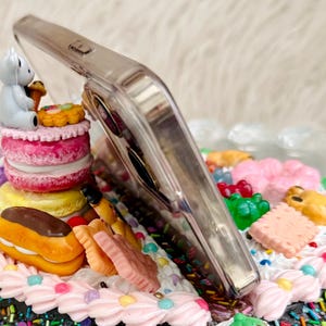 Kawaii Dessert Phone Stand: Handmade Clay Macarons & Resin Candy Bears ...