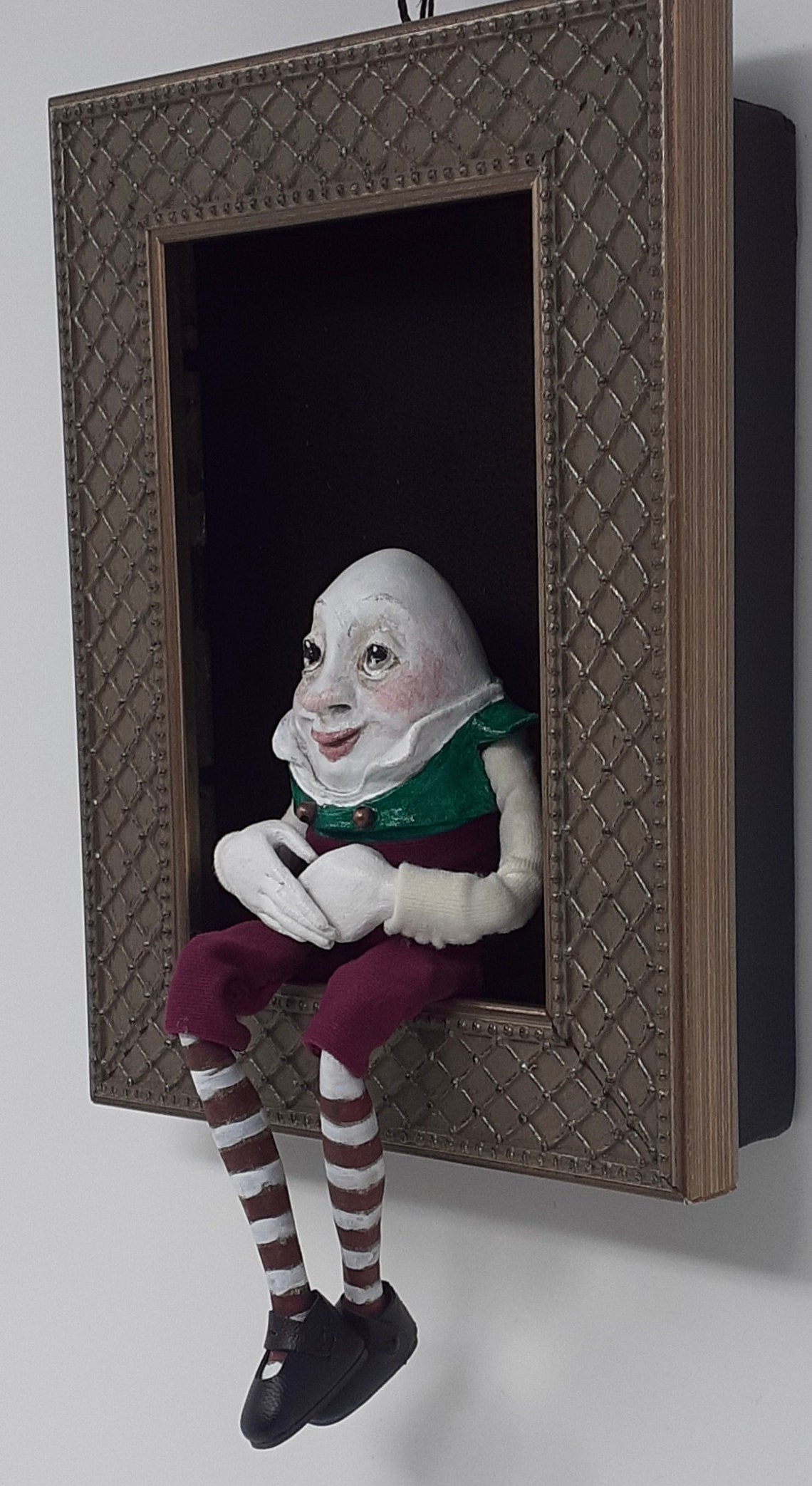 Humpty Dumpty--sculpted Figure/doll in Shadowbox - Etsy UK