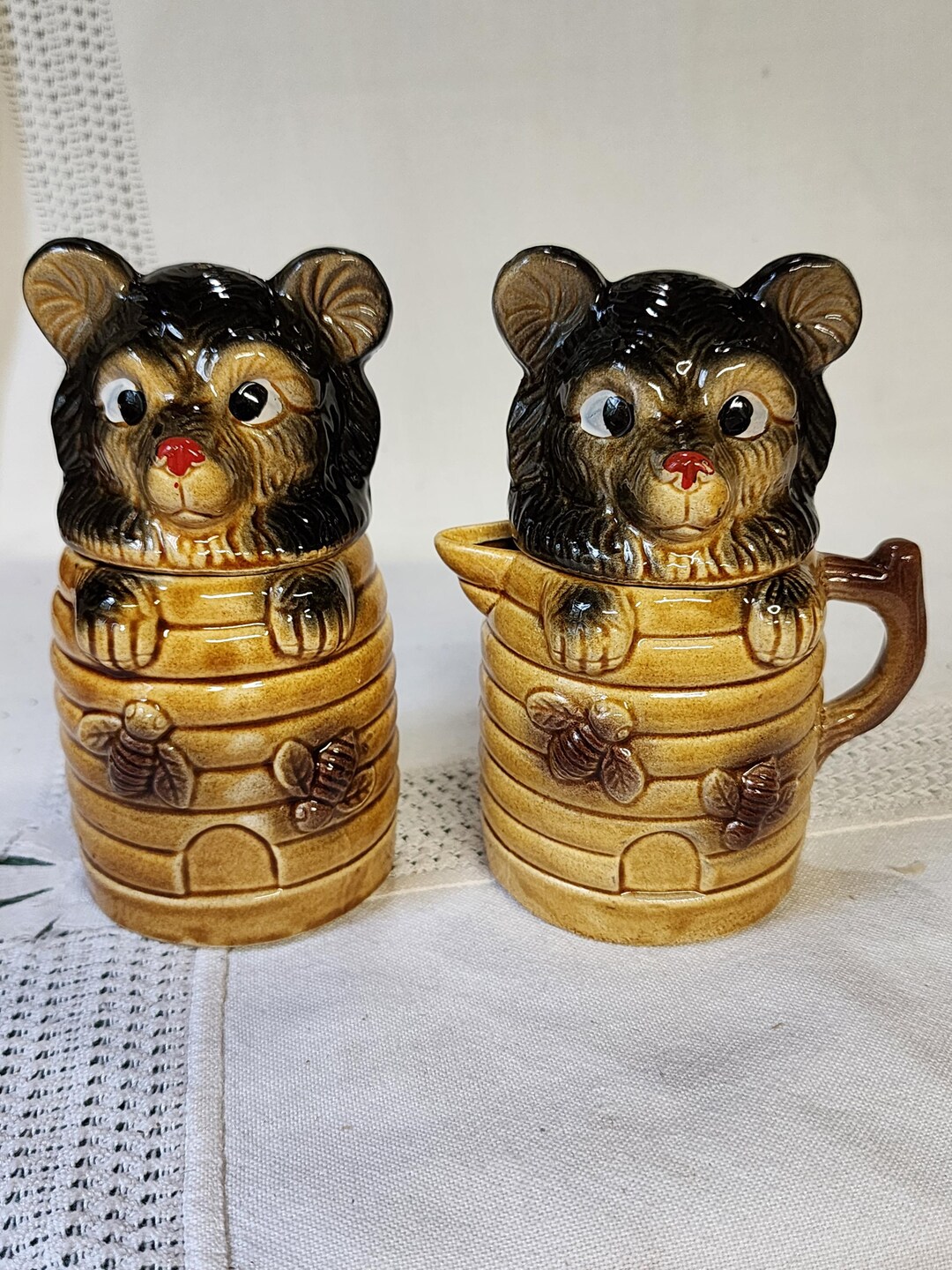 HTF Honey Bear Atop Bee Hive Cream Sugar Heads Are SALT PEPPER Md Japan ...