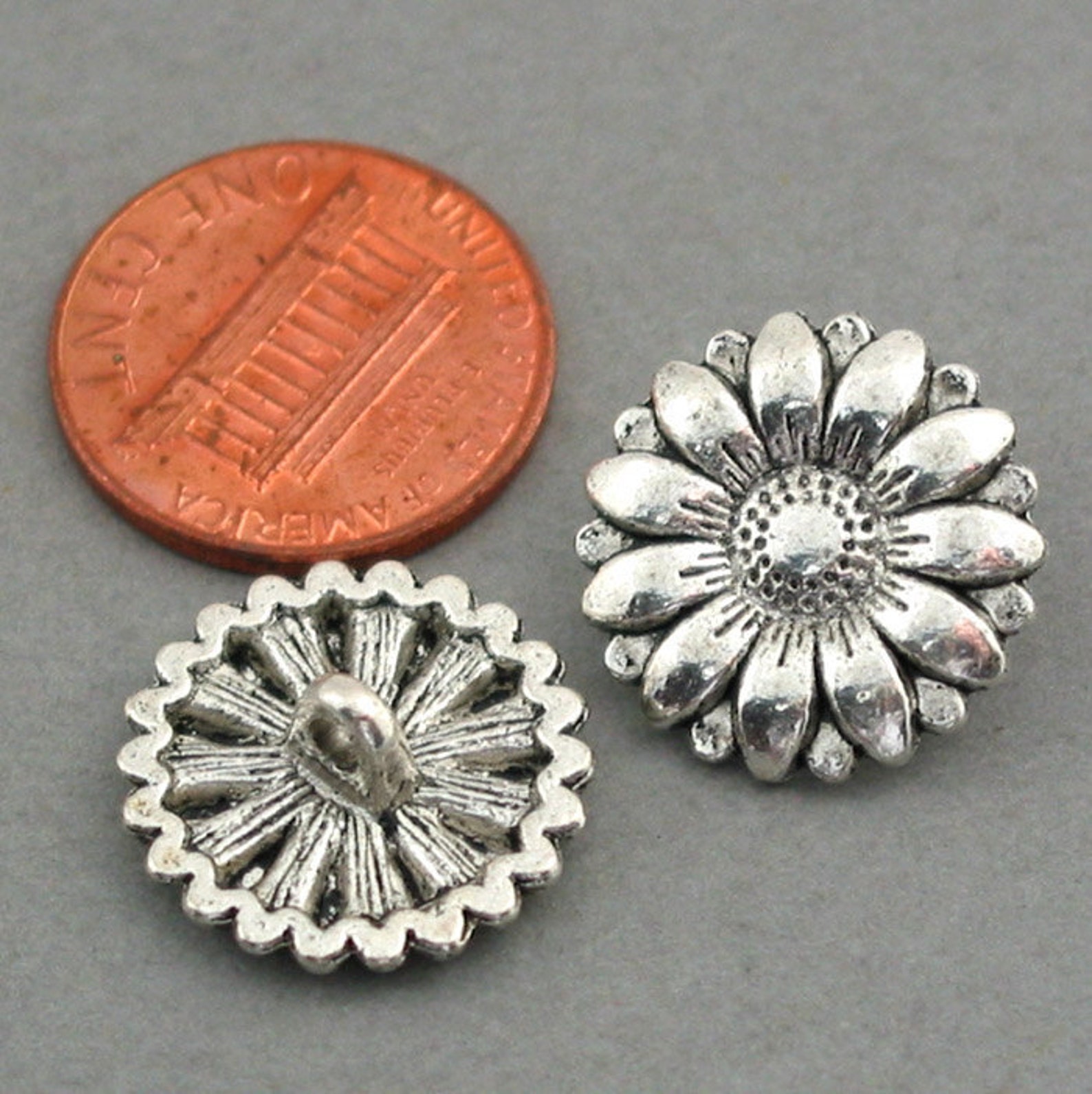 Daisy Flower Charm Buttons, Sunflower Button Pendant Beads, up to 20 ...