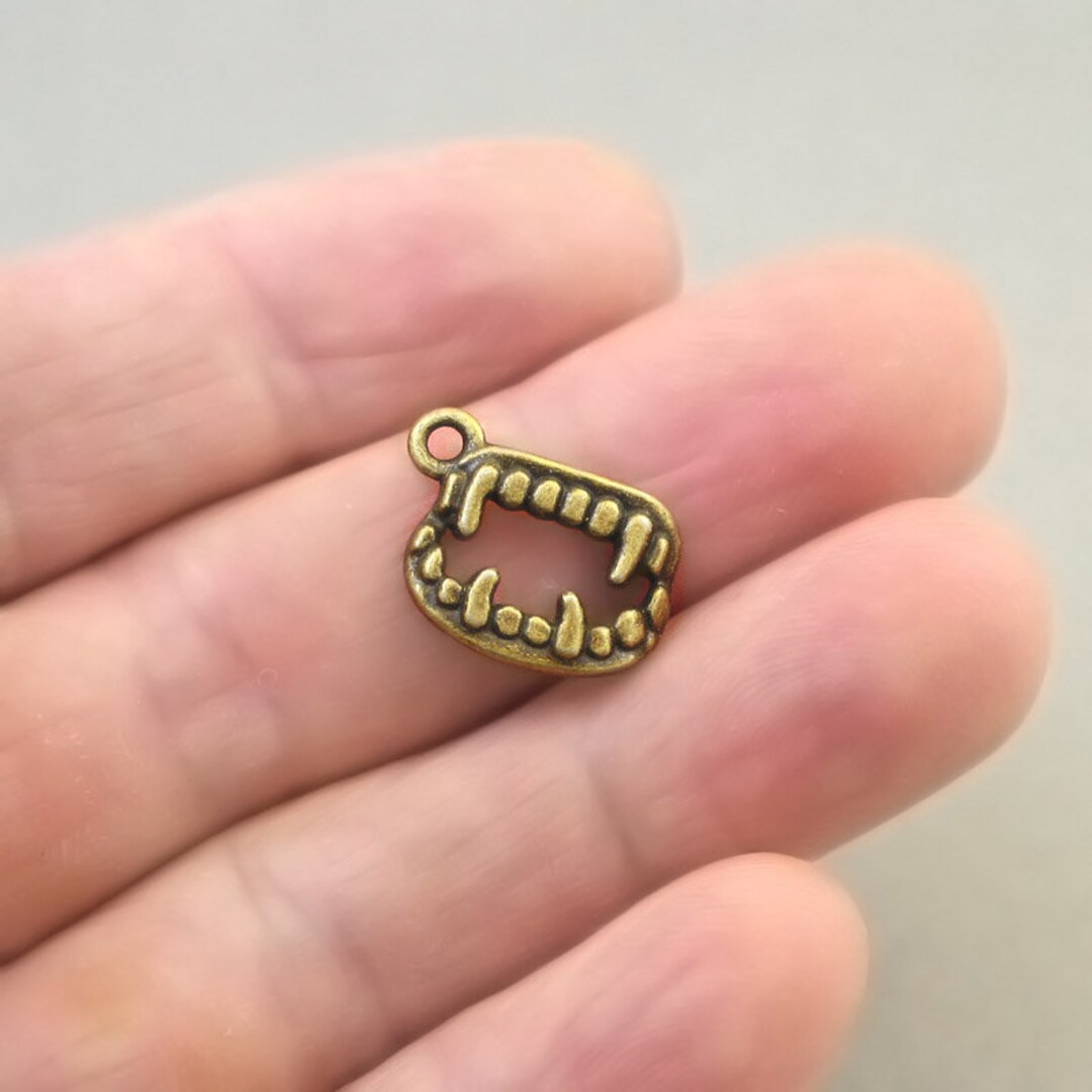 Vampire Teeth Charms, Halloween Beast Teeth Pendant Beads, up to 16 Pcs ...