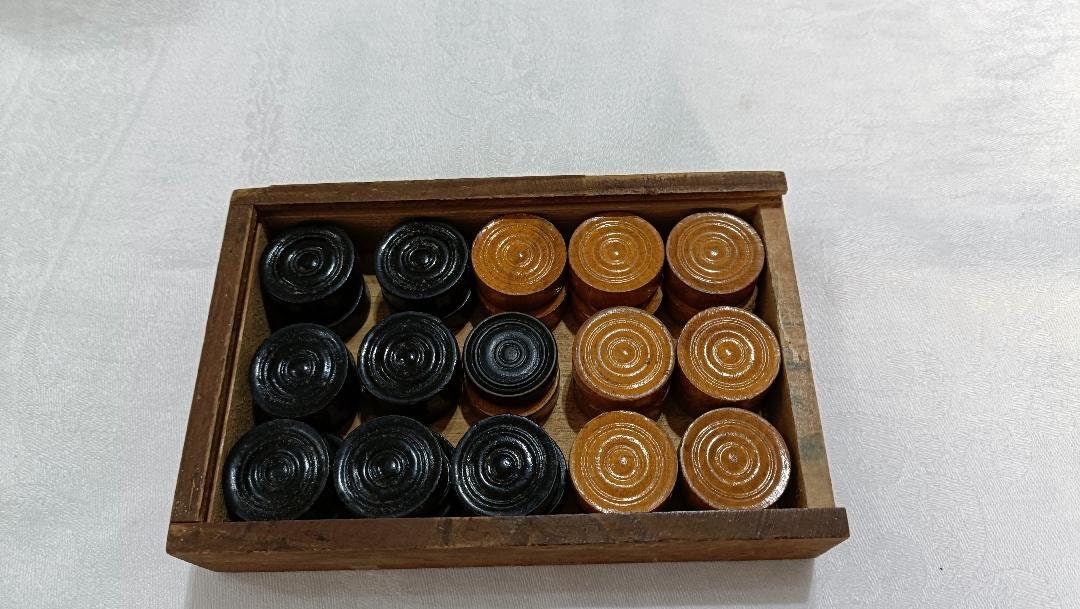 Vintage Boxed Set of Hardwood Draughtsmen / Checkers - Etsy