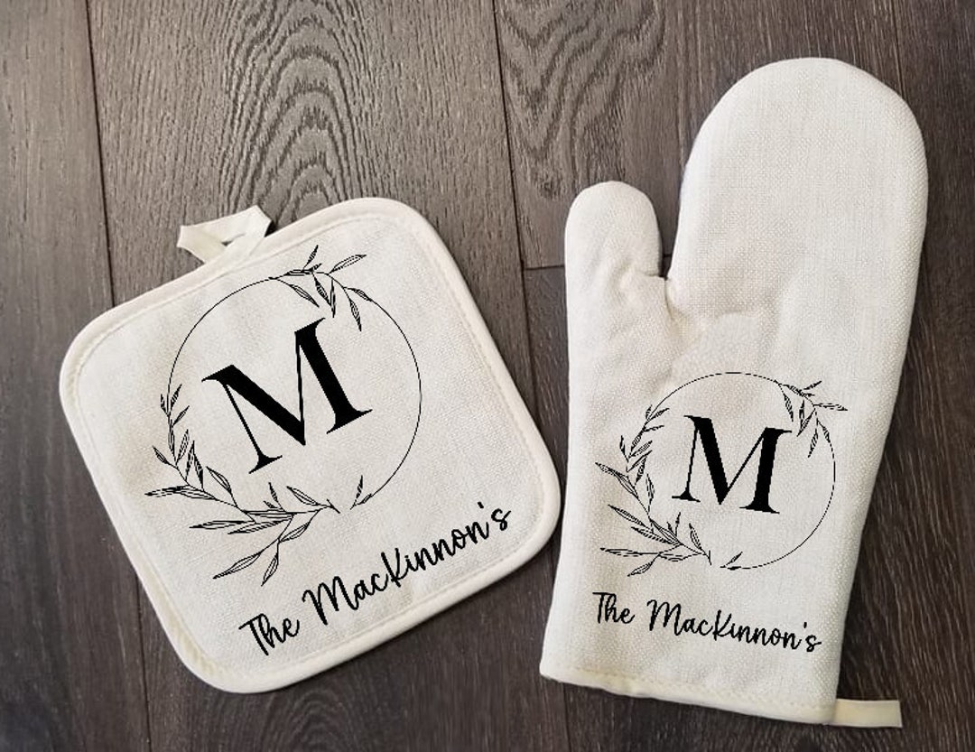 Monogram Leaf Oven Mitt & Pot Holder Set, Personalized Gift Set Wedding ...