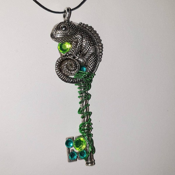 Key to the Emerald City Necklace Wizard of Oz - Etsy