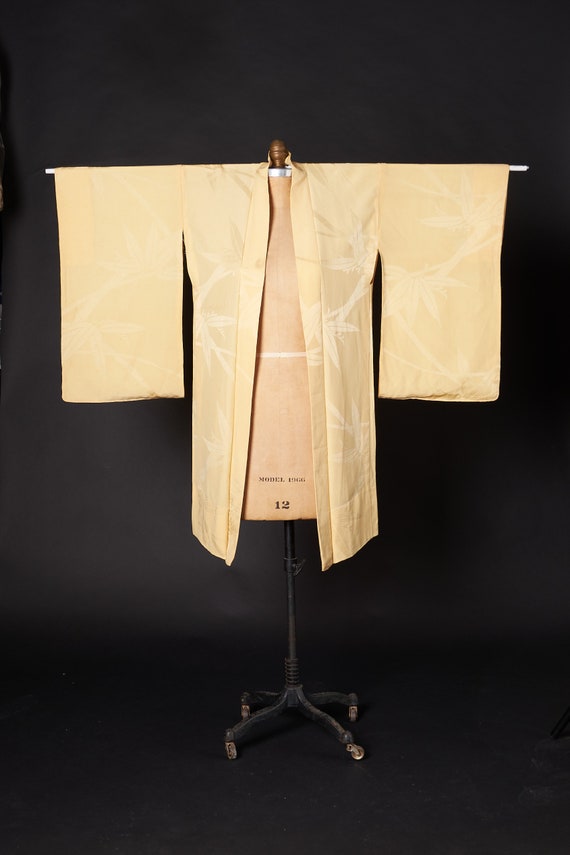 Vintage 1960s Pale Yellow Silk Kimono Haori Jacket - Gem
