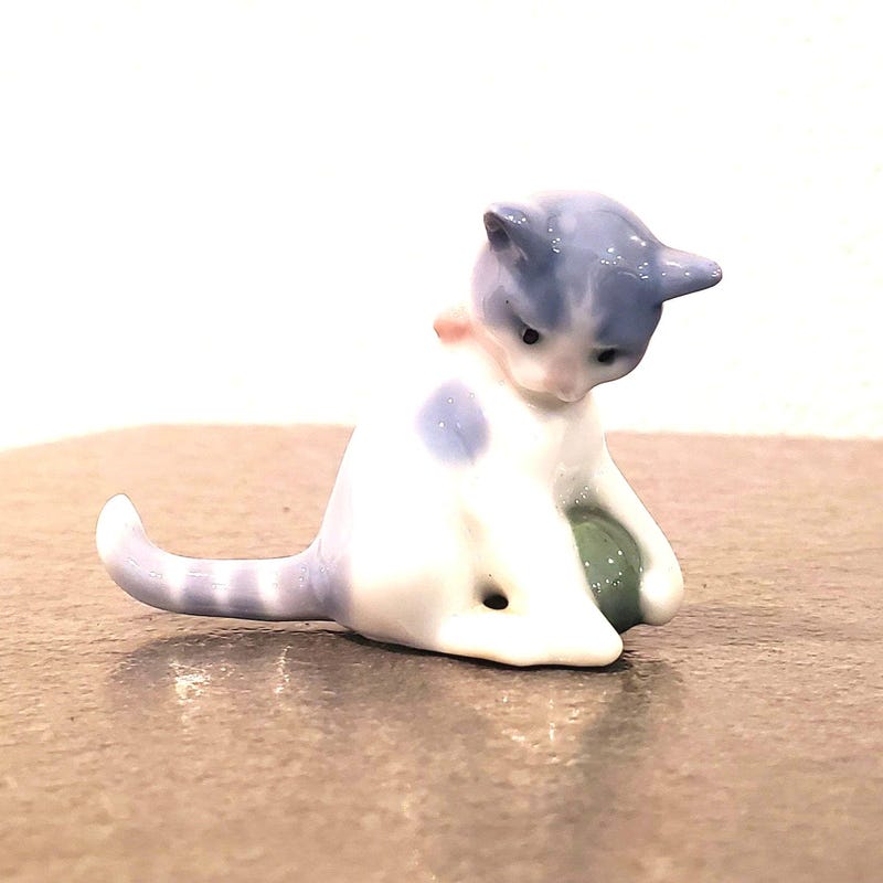 Metzler Ortloff Figurine - Etsy