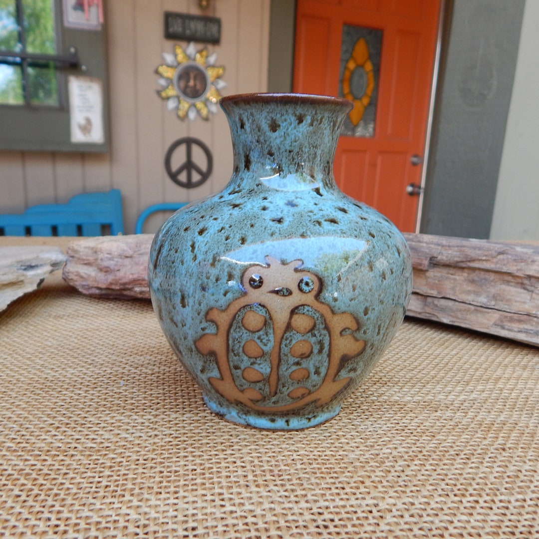 Glazed Pottery Vase With 3 Unglazed Turtle Designs ~ Made in Japan ~ 4 ...