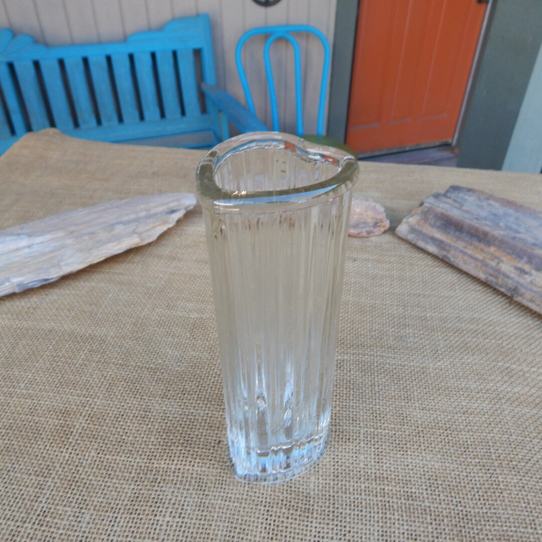 1982 FTD Ribbed Heart Shape Vase ~ 7 1/2" Tall Thick Clear Ribbed Glass ...