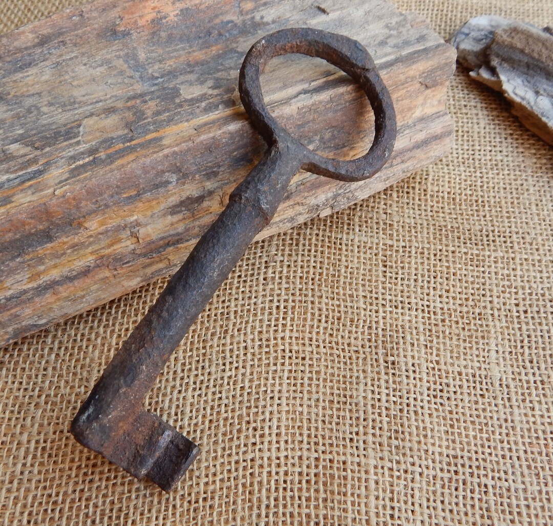 Rusty Old Hand Forged Skeleton Key / Authentic Rusty Old - Etsy
