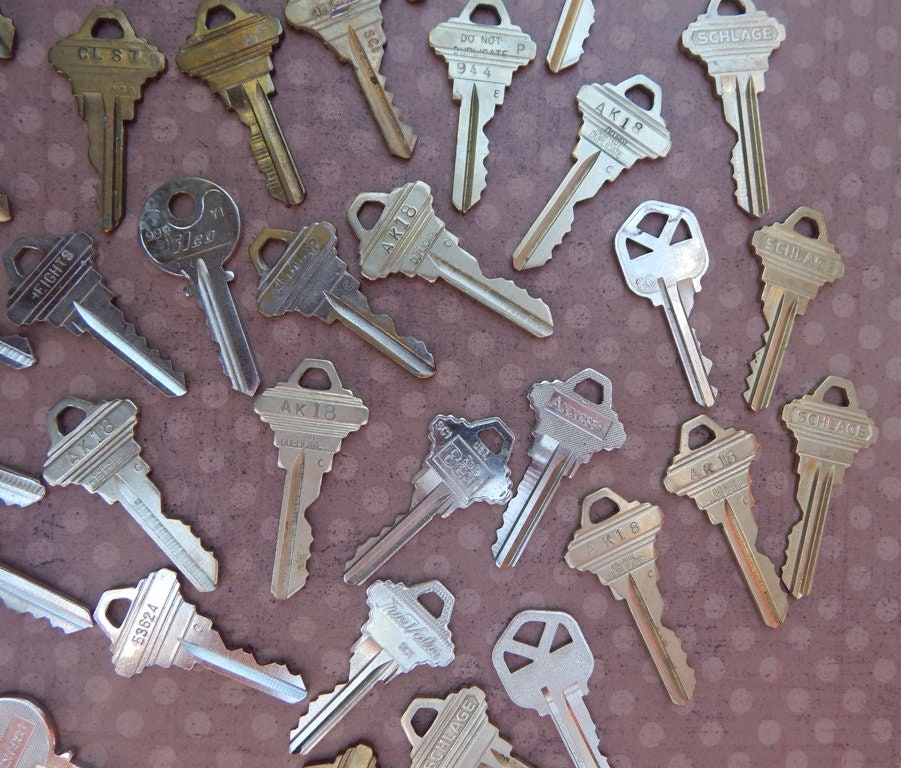 Old Keys / 36 Old Industrial Keys / Assemblage / Steampunk / - Etsy India