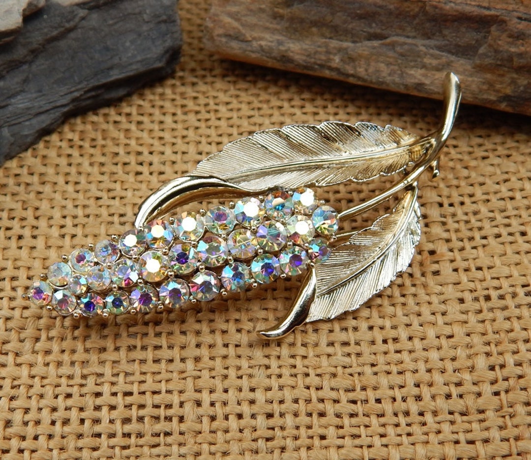 Large Coro Rhinestone Hyacinth Brooch / Aurora Borealis Gold Tone Coro ...