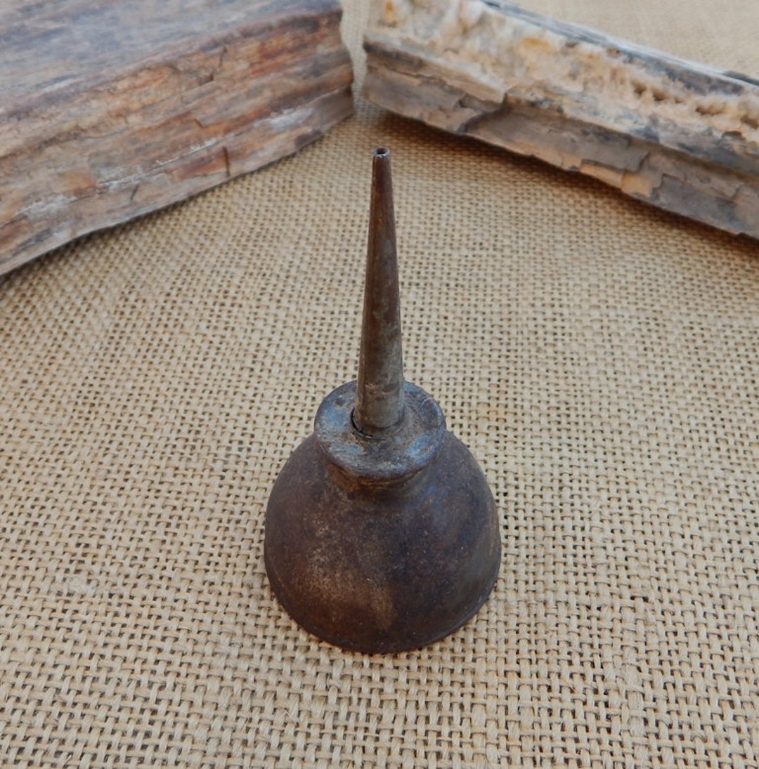 Vintage Spouted Gray Oil Can / Spouted Thumb Oil Can / Spouted Small ...