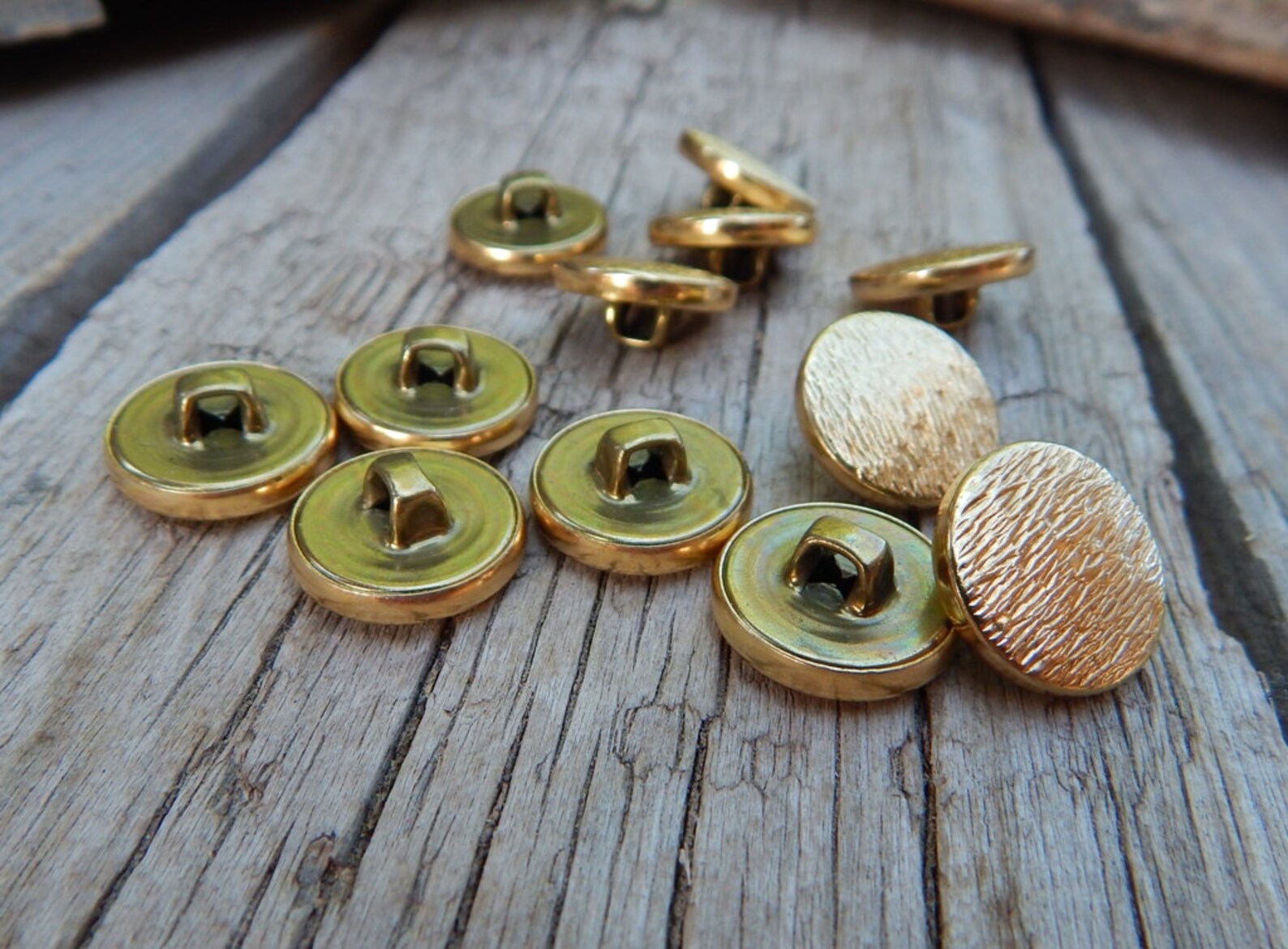 12 Textured Flat Top Buttons 15mm / Shank Style Flat Top Textured ...