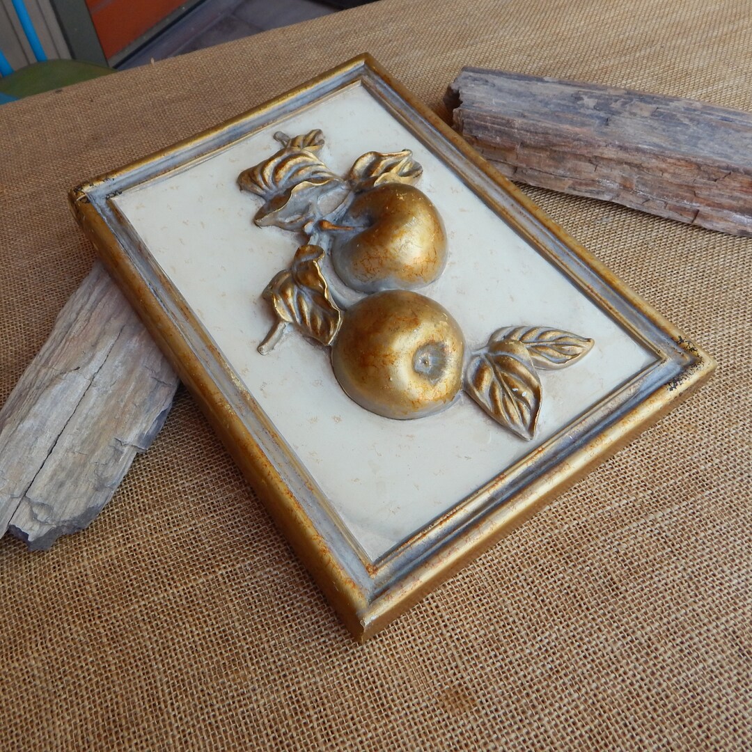MCM 3D Resin Apple Wall Art Plaque ~ Gold and Cream 3D Apple Wall ...