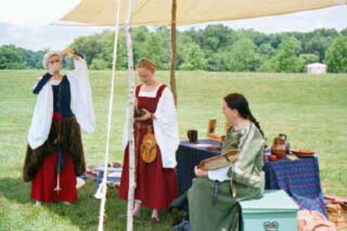 RH302 Quick Print 16thc Irish Women's Léine Pattern - Etsy