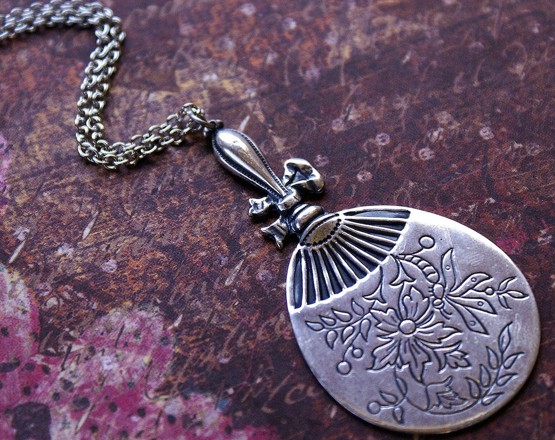 VICTORIAN FAN Necklace -large Ornate Silver Fan Pendant- Vintage, Fun ...