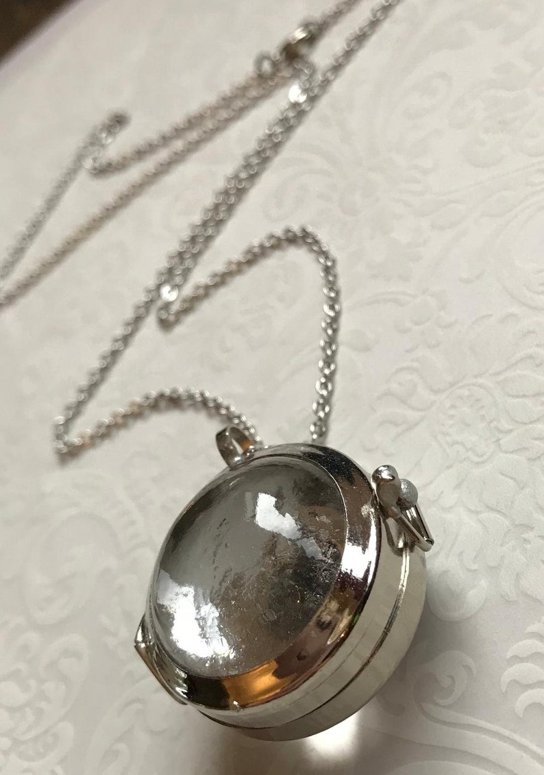 Glass Locket Necklace- Silver Pendant Necklace-glass Locket-silver ...