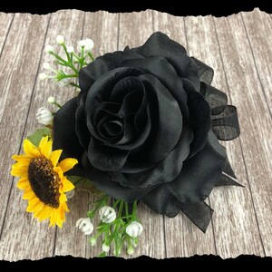 Black Bridal Flowers With Sunflowers Black Roses and Sunflower Bride's ...