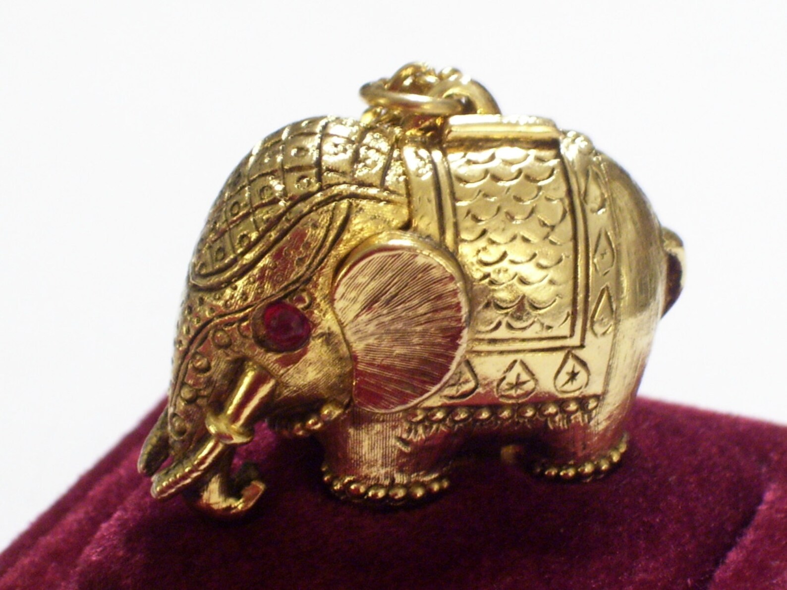 Vintage Elephant Locket Necklace Vintage Elephant Perfume - Etsy