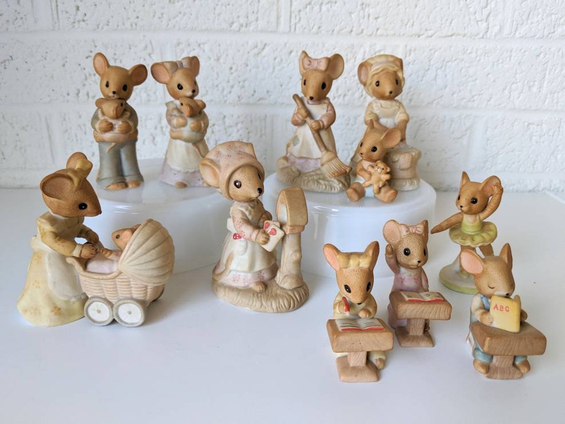 Vintage Country Calico Mouse Student Raising Hand by | Etsy