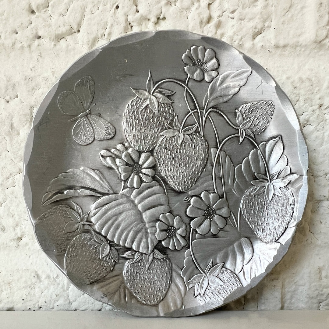 Vintage Wendell August Forge Strawberries Hammered Metal Plaque ...