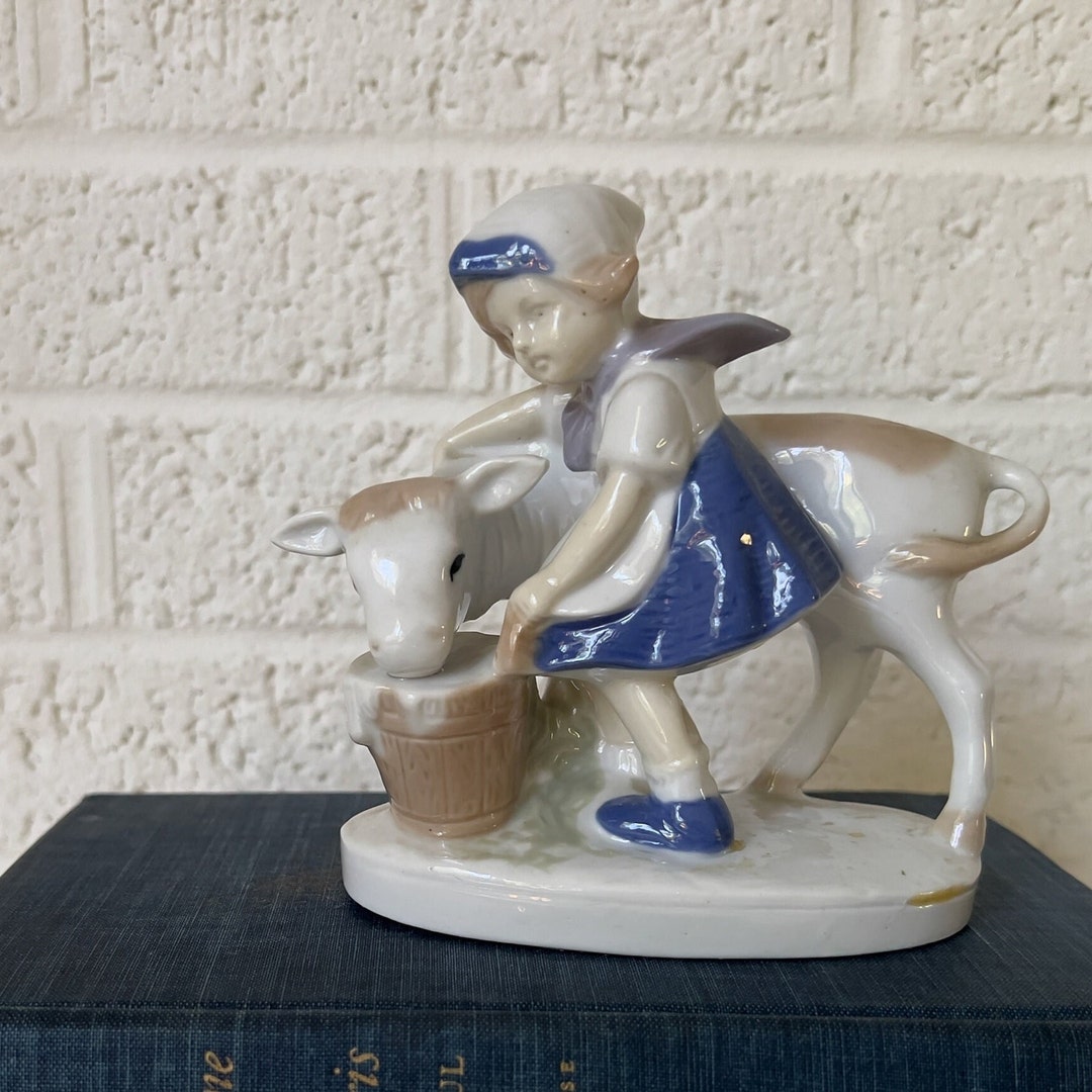 Vintage Figurine of a Girl Feeding a Cow | Attributed to GDR Gräfenthal - Etsy