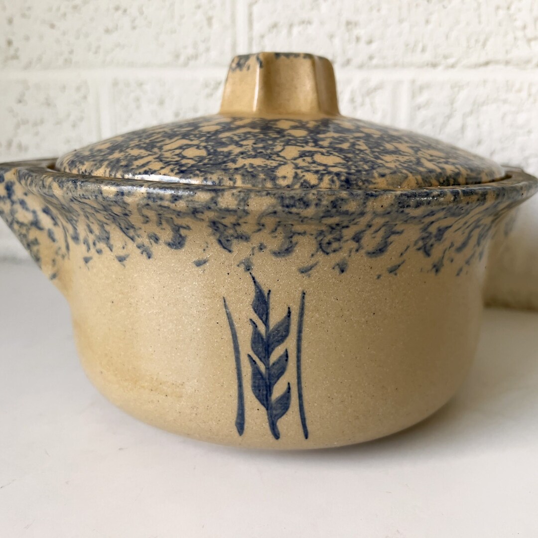 Vintage Robinson-ransbottom Spongeware Covered Casserole Dish | Wheat ...
