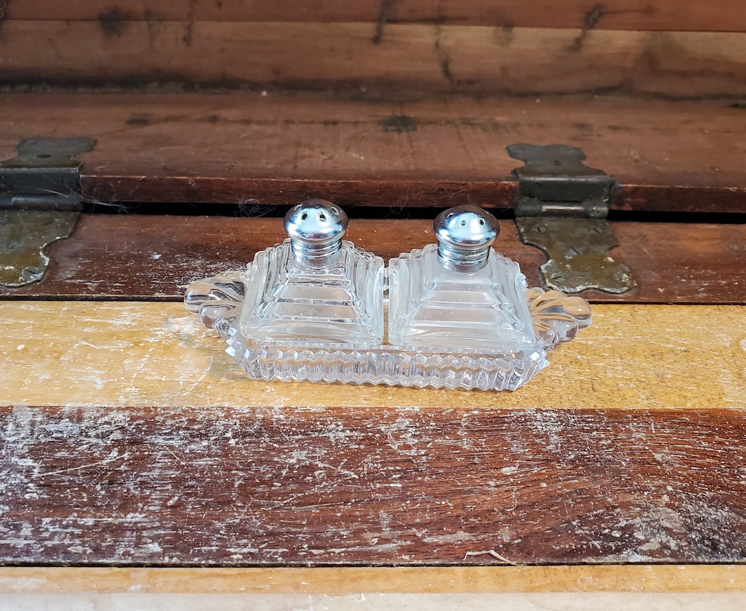 Salt and Pepper Shakers Tray Glass Art Deco Pyramid IRICE Glass Vintage ...