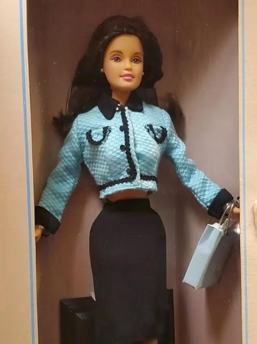 Barbie Doll Vintage 1998 AVON Representative Barbie Doll Brunette ...