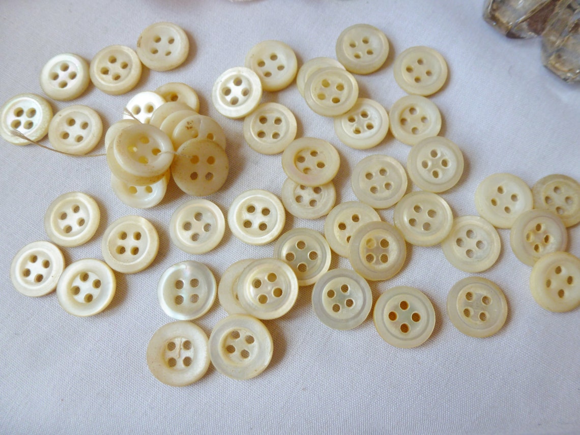 Vintage Buttons Antique 1940s Pearl Vintage Buttons 6 Creamy | Etsy