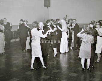 Vintage Photo 1966 Bride Tossing the Bouquet Wedding ARCHIVE of ...