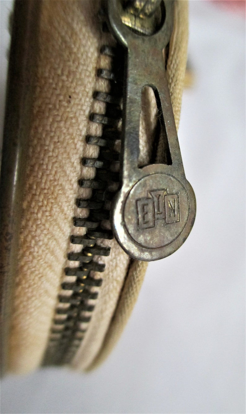 Vintage Compact Petit Point Powder Compact Petitpoint Compact - Etsy