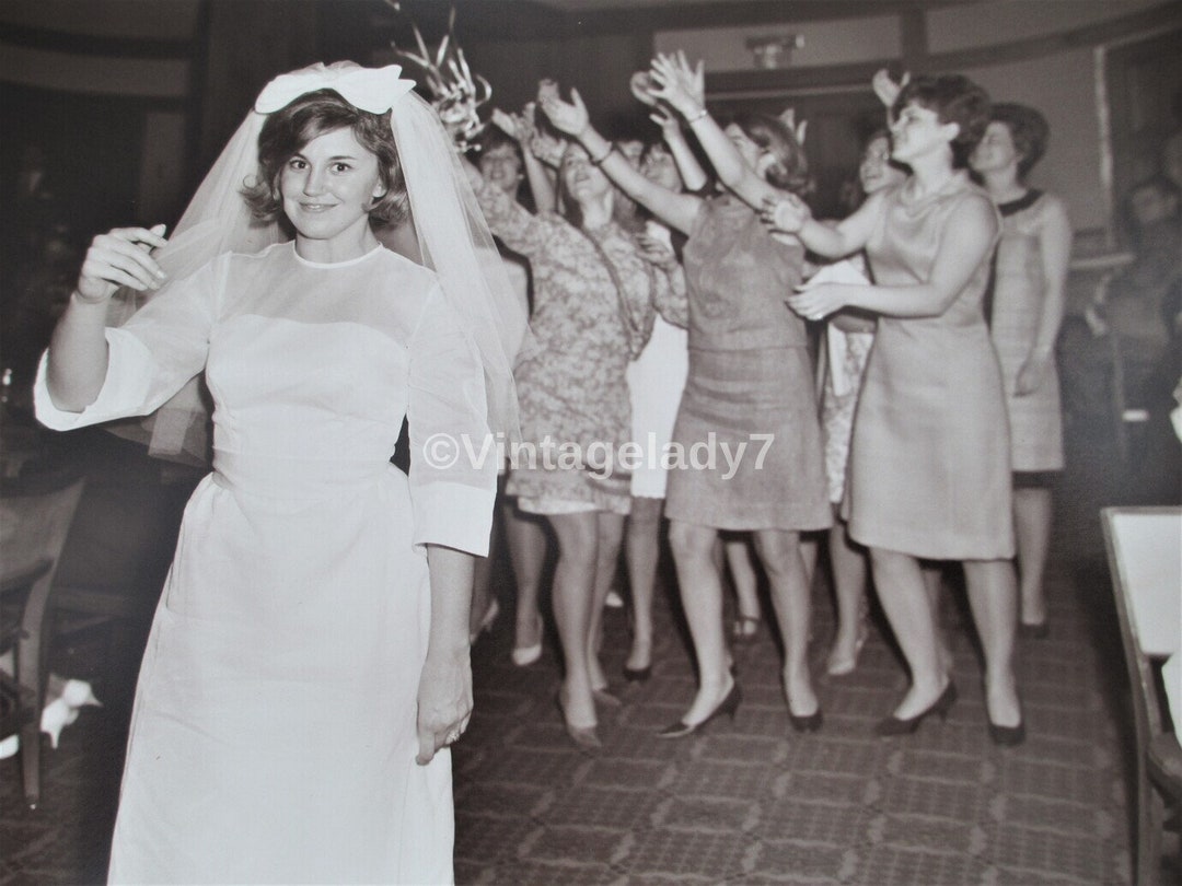 Vintage Photo 1966 Bride Tossing the Bouquet Wedding ARCHIVE of ...