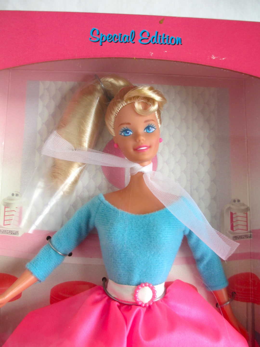 Barbie Doll Fifties Fun Barbie Doll 1996 NRFB Vintage 15820 Wearing ...