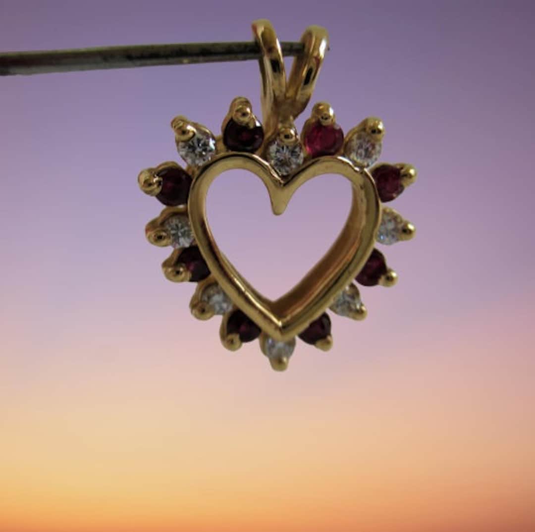 Vintage 10K or jaune diamant et rubis pendentif coeur pendentif ...