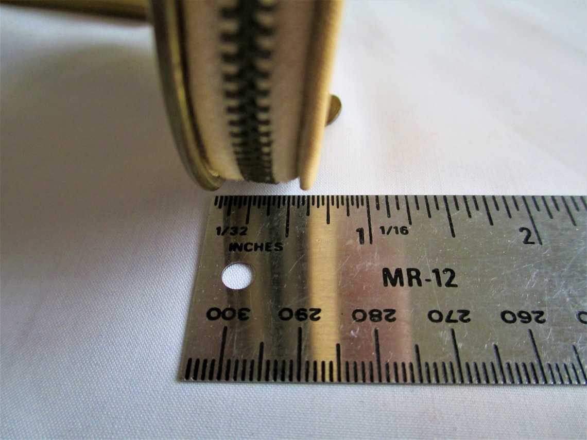 Vintage Compact Petit Point Powder Compact Petitpoint Compact - Etsy