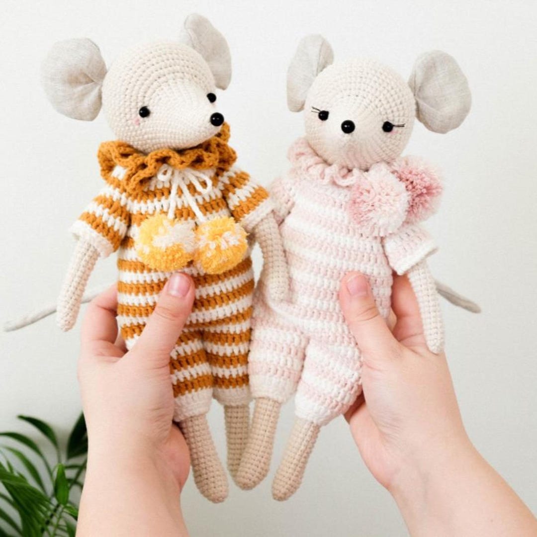 Amigurumi Mouse Crochet Pattern | Pip With Overalls (PDF Pattern) - Etsy