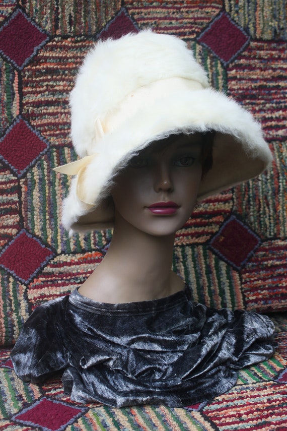 Chanel mini bucket fluffy - Gem