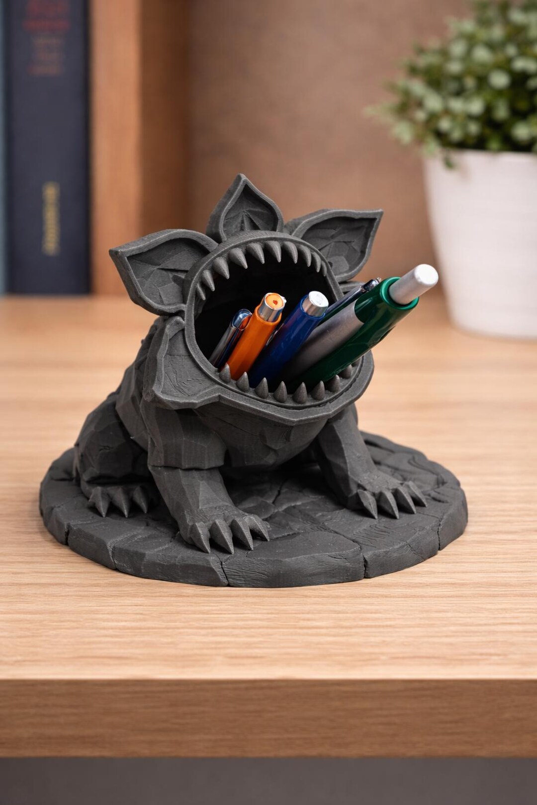 3D Printed Horror Desk Organiser | Handpainted Pen Holder | Gothic ...