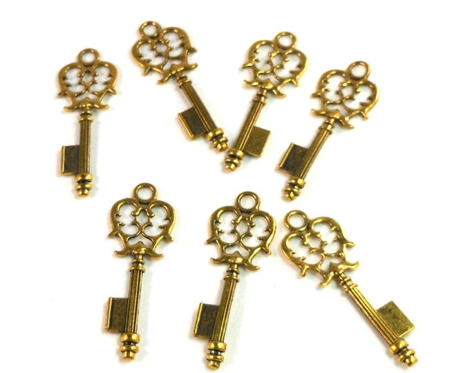 CLEARANCE 7 Gold Tone Skeleton Keys, 50mm Fancy Keys, Old Fashioned ...