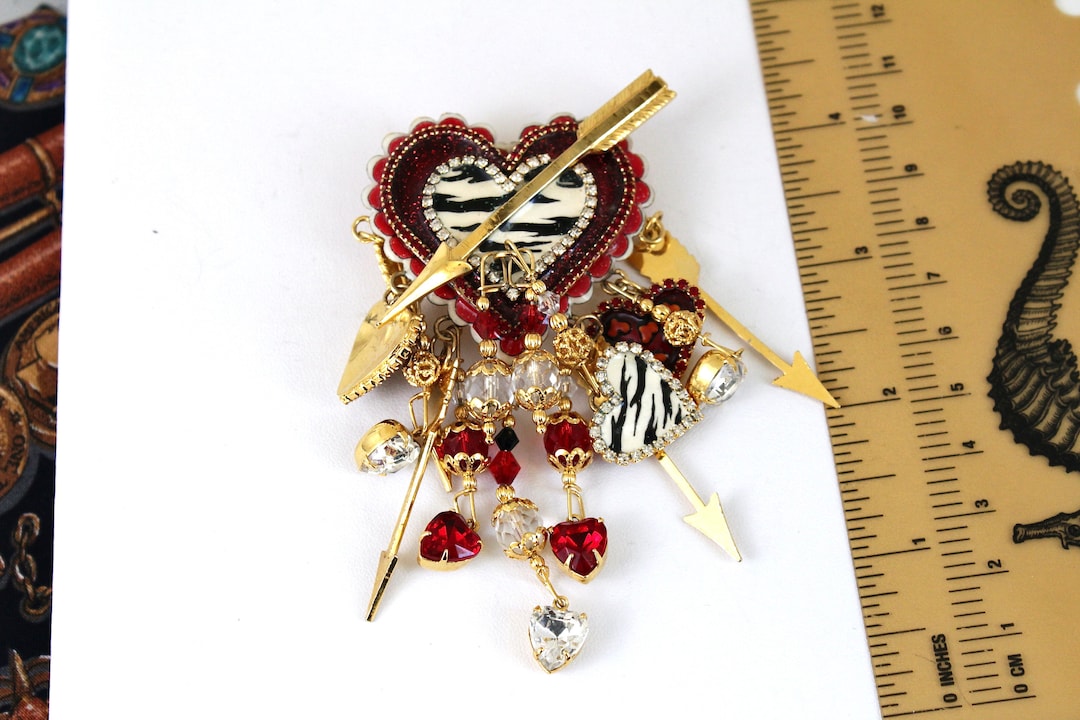 Vintage Lunch at the Ritz 2go Large Retro Heart Arrow Brooch / Pendant ...