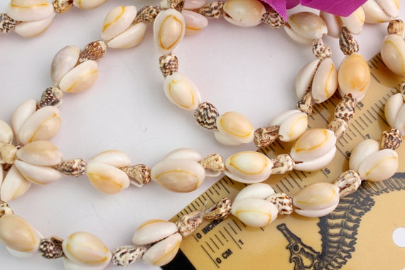 Vintage 1960s Shell necklace, 1960s beach jewelry … - Gem