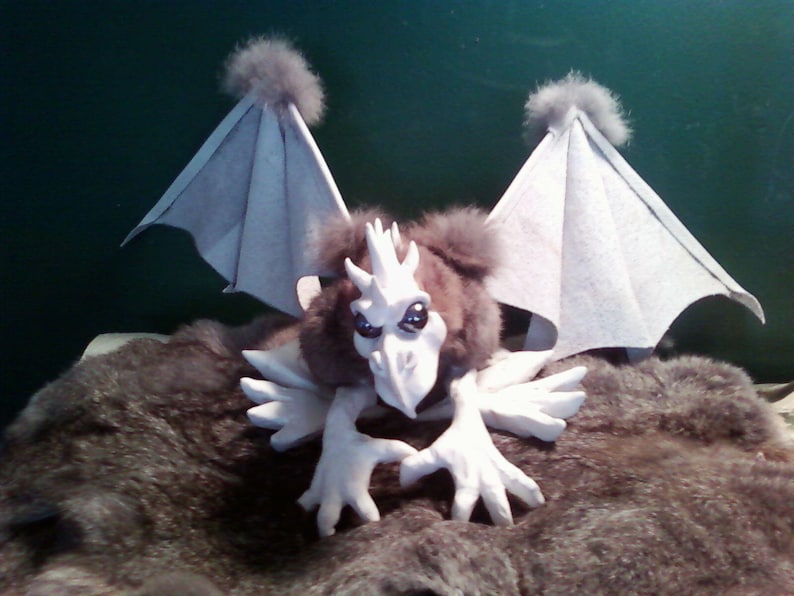 DRAGON PUPPET TUFTED * Fantasy Pet Renaissance Faire Shoulder Puppet ...