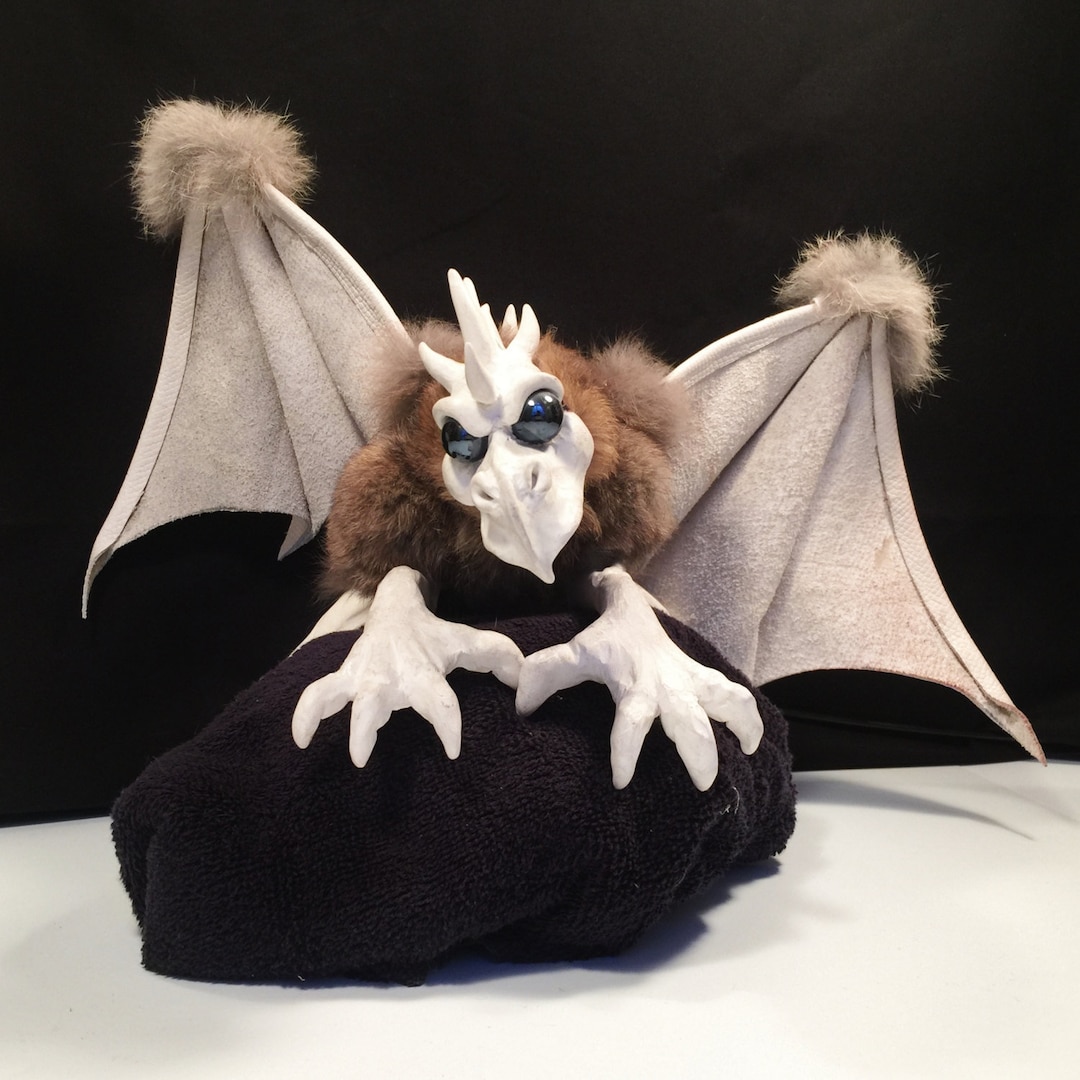 DRAGON PUPPET TUFTED * Fantasy Pet Renaissance Faire Shoulder Puppet ...