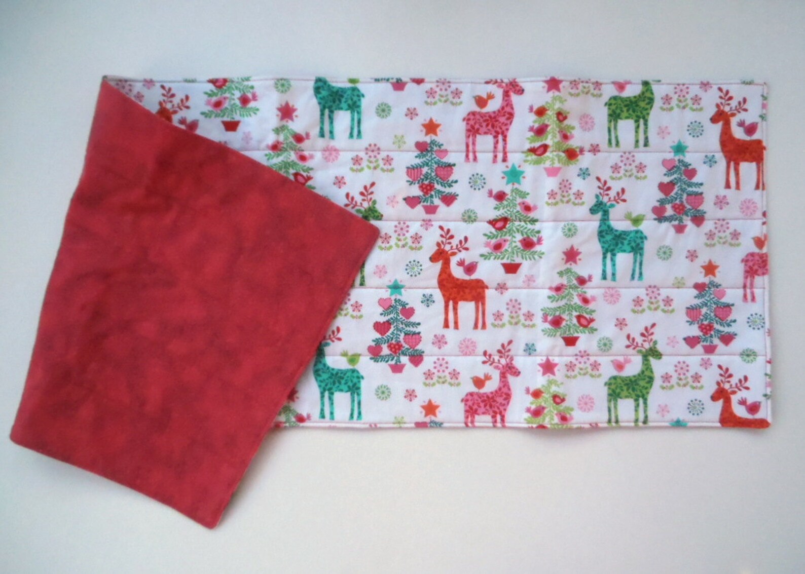 Reindeer Table Runner, Christmas Table Runner, Quilted Table Runner ...