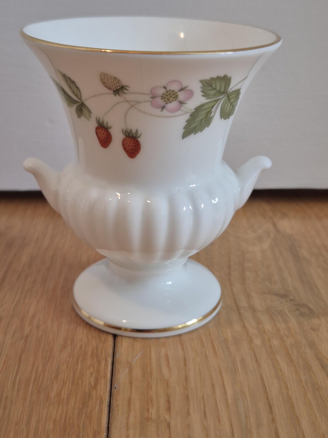 Vintage Wedgwood Wild Strawberry Urn Vase X1 - Etsy