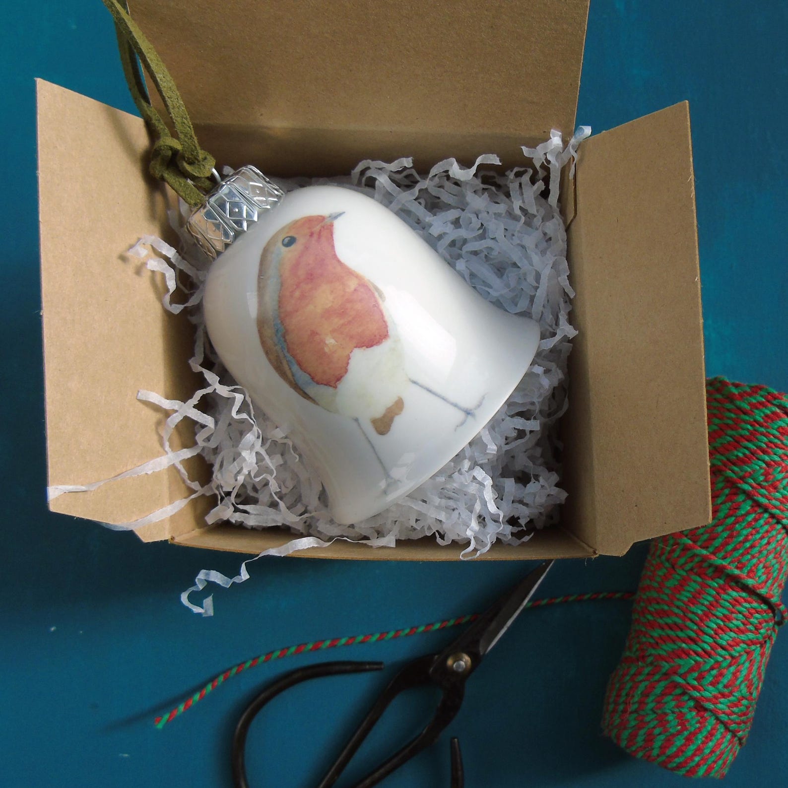 Robin Fine Bone China Bell Christmas Decoration - Robin Christmas ...