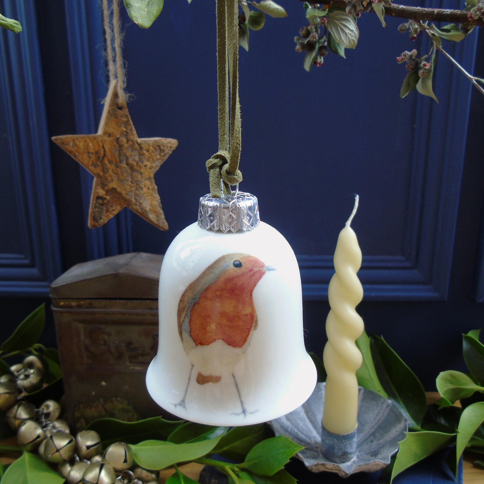 Robin Fine Bone China Bell Christmas Decoration - Robin Christmas ...